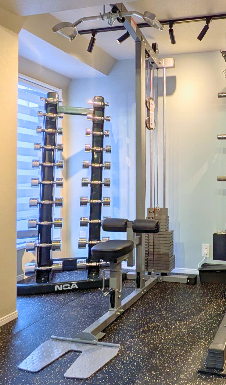 【二子玉川徒歩5分】フルリノベの綺麗な内装、フリーウエイト充実、パーソナル/グループトレーニングに最適の写真8