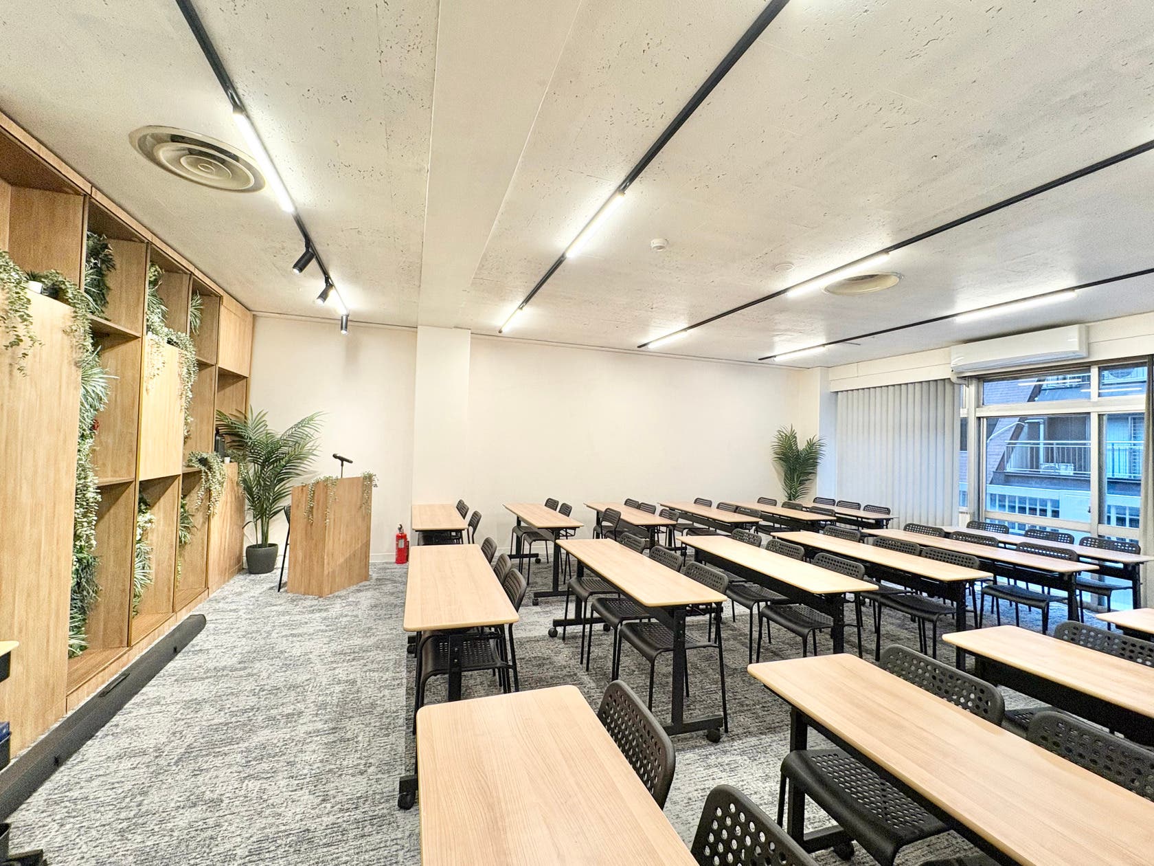 NEW!【日本橋駅30秒/東京駅4分】最大54名/光無料Wifi/セミナー・カンファレンス・会議・懇親会等に！飲食🍷可！・の写真5