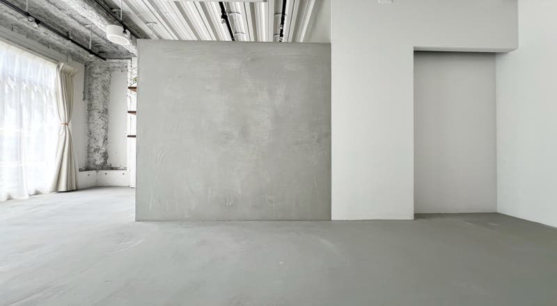 [自然光◎][南側全窓][ヴィンテージ家具][天井高3.2m][路面1F]撮影や展示会、Pop-upなどに最適なスペース