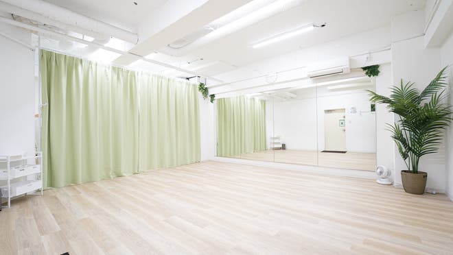 【ダンスOK❗️リニューアルオープン🎉】30㎡の広々空間|石川町駅3分✨大型鏡設置|全備品無料|単発も定期利用も大歓迎🌟の写真1