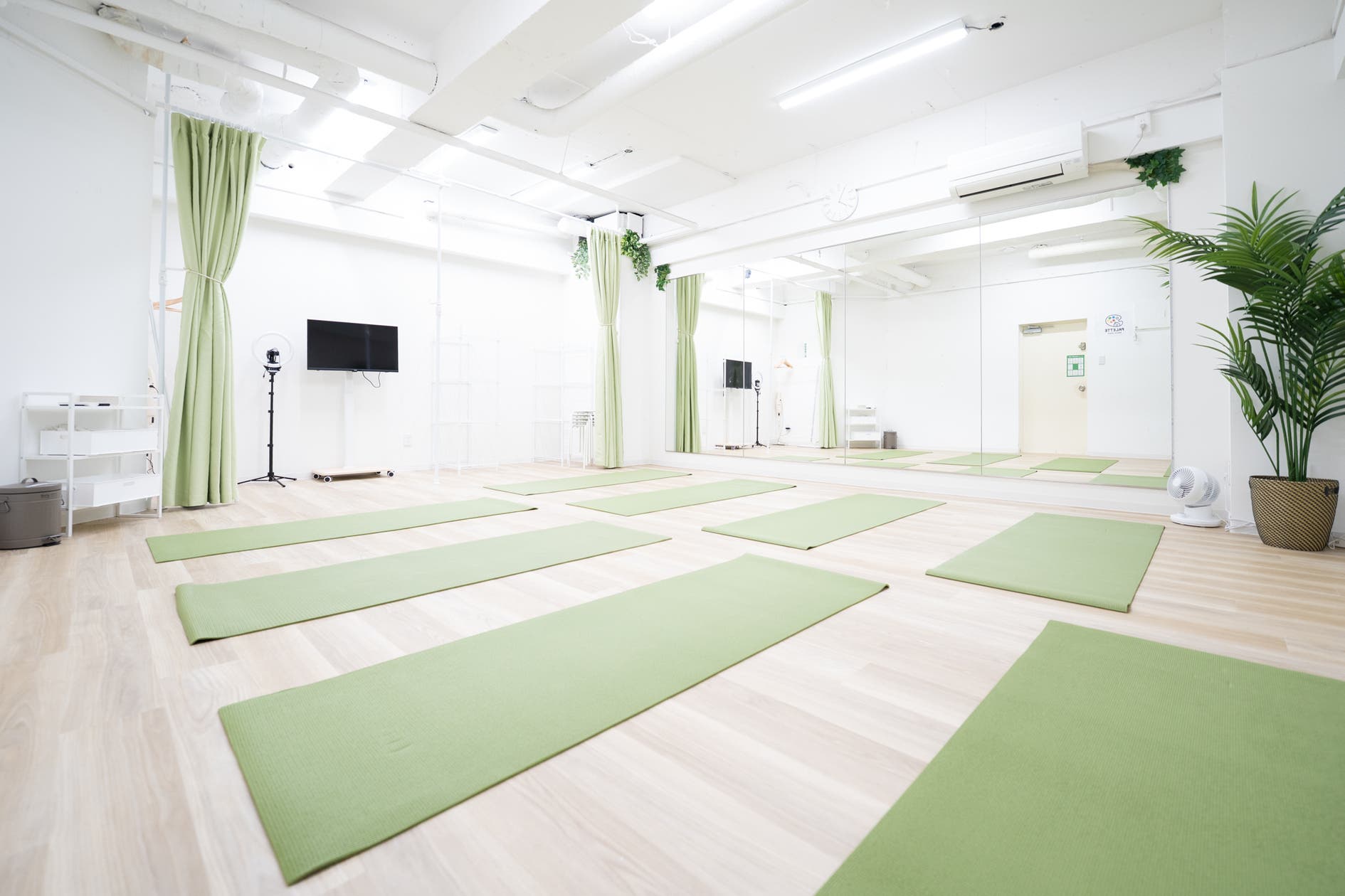 【ダンスOK❗️リニューアルオープン🎉】30㎡の広々空間|石川町駅3分✨大型鏡設置|全備品無料|単発も定期利用も大歓迎🌟の写真2