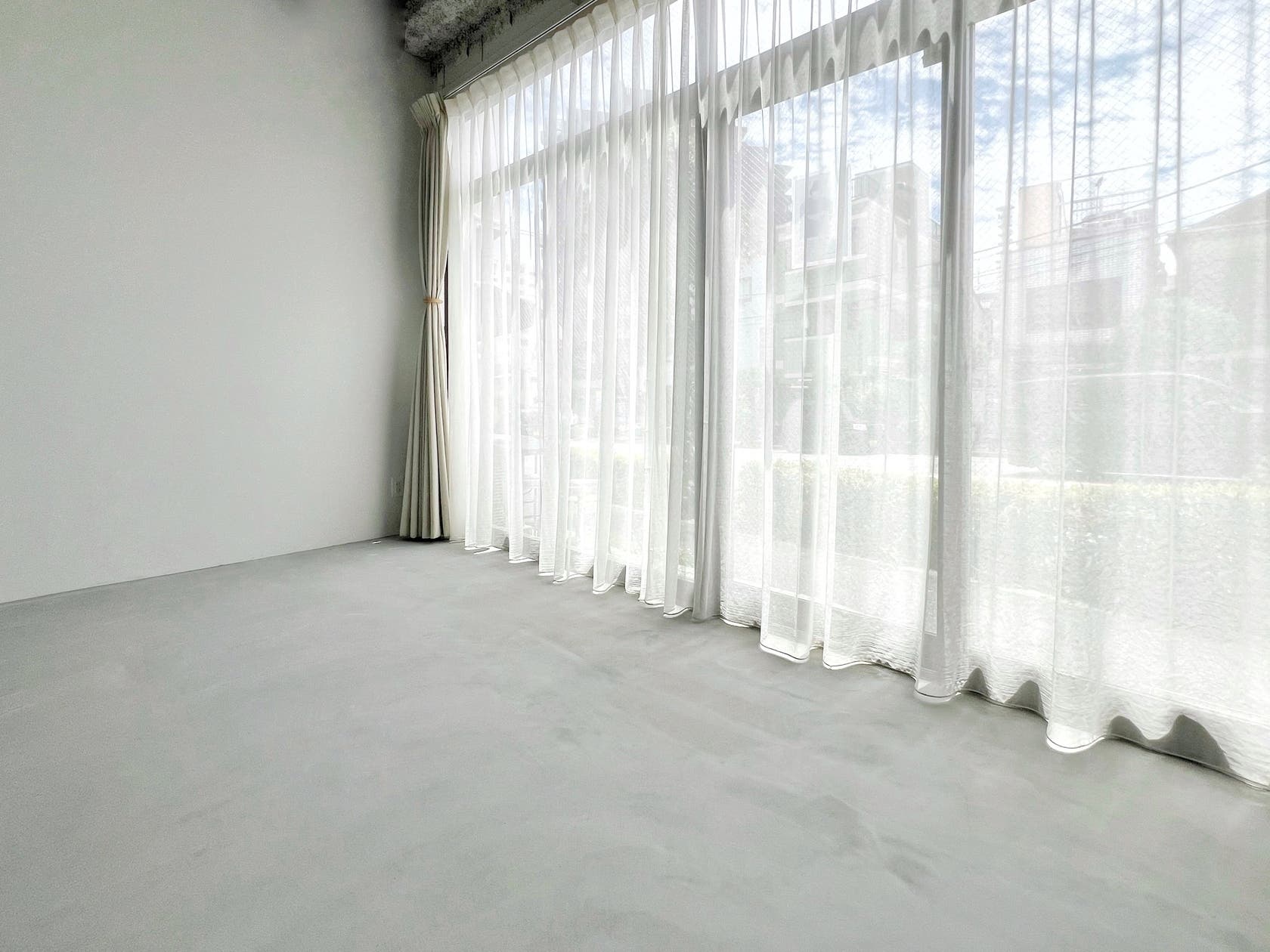 [自然光◎][南側全窓][ヴィンテージ家具][天井高3.2m][路面1F]多目的な用途に最適なスペース。の写真7