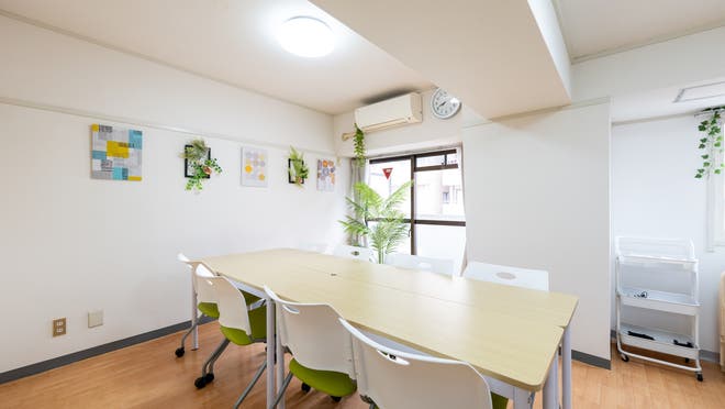 ⭐武蔵小金井駅3分!最大17名利用可!⭐55型モニタ/光回線/WiFi/FireTV/施術台全無料!の写真1