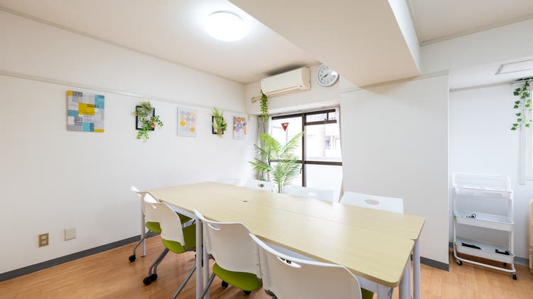 ⭐武蔵小金井駅3分!最大17名利用可!⭐55型モニタ/光回線/WiFi/FireTV/施術台全無料!の写真1