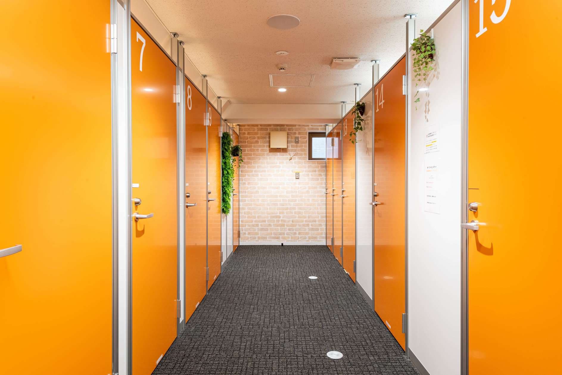 ✨期間限定価格！✨青山学院大学のすぐ近く✅直前予約OK！👍✅Wi-Fi完備✅ビジネス向けのコンパクト会議室の写真9