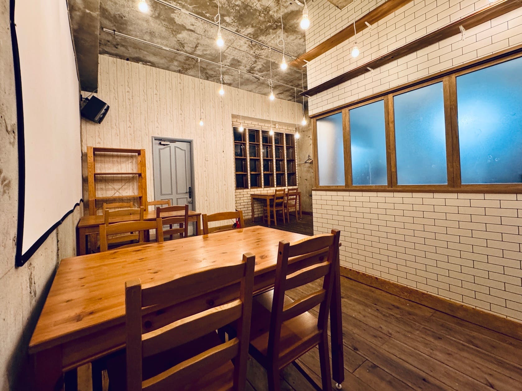 金山駅徒歩圏内！10名利用可🌟おしゃれなカフェスタイル空間でパーティー・歓送迎会🍺100インチプロジェクターで鑑賞会🎥の写真6