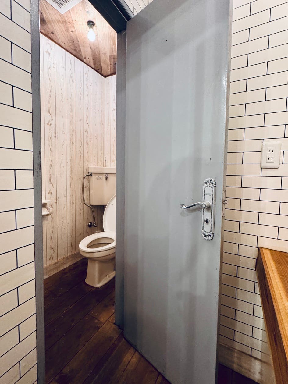 金山駅徒歩圏内！10名利用可🌟おしゃれなカフェスタイル空間でパーティー・歓送迎会🍺100インチプロジェクターで鑑賞会🎥の写真8