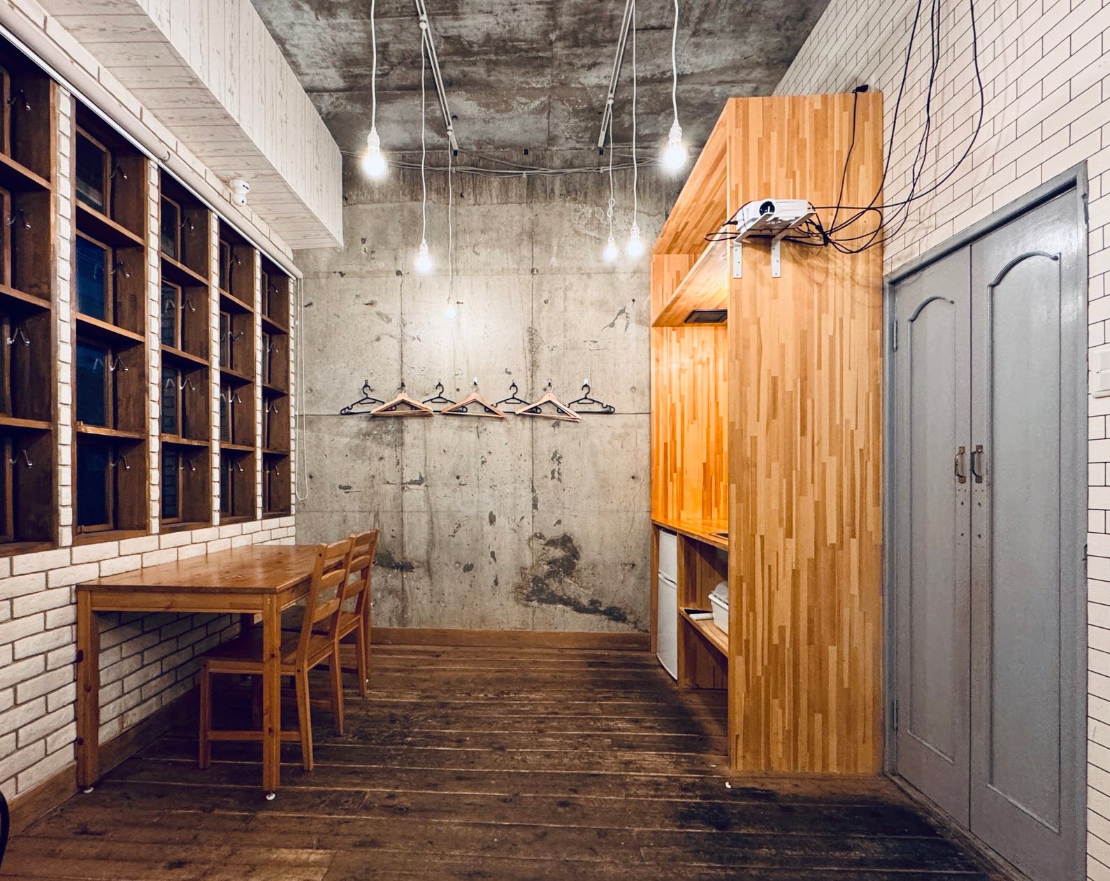 金山駅徒歩圏内！10名利用可🌟おしゃれなカフェスタイル空間でパーティー・歓送迎会🍺100インチプロジェクターで鑑賞会🎥の写真9