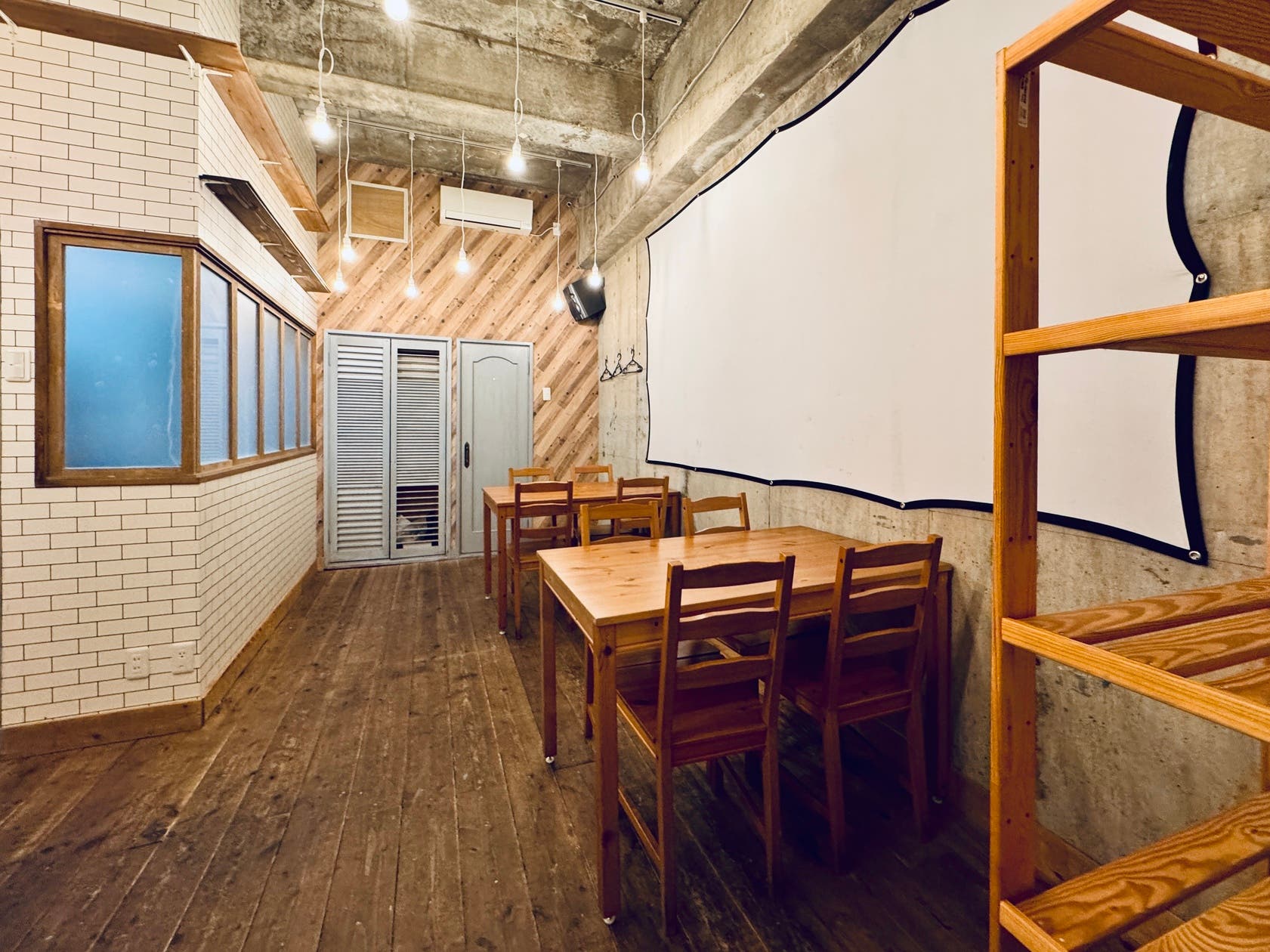 金山駅徒歩圏内！10名利用可🌟おしゃれなカフェスタイル空間でパーティー・歓送迎会🍺100インチプロジェクターで鑑賞会🎥の写真10