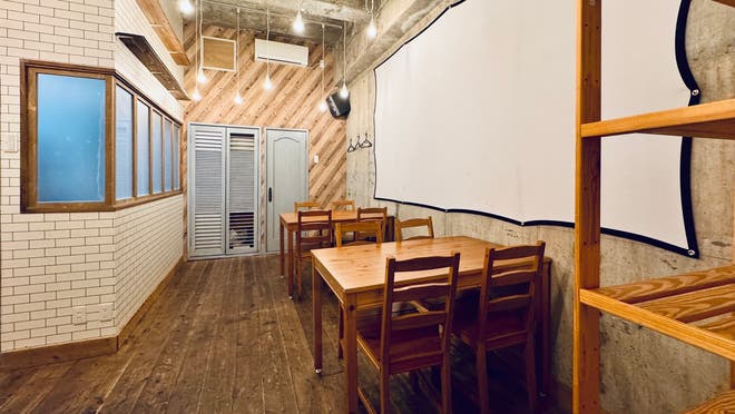 金山駅徒歩圏内!10名利用可🌟おしゃれなカフェスタイル空間でパーティー・歓送迎会🍺100インチプロジェクターで鑑賞会🎥の写真10