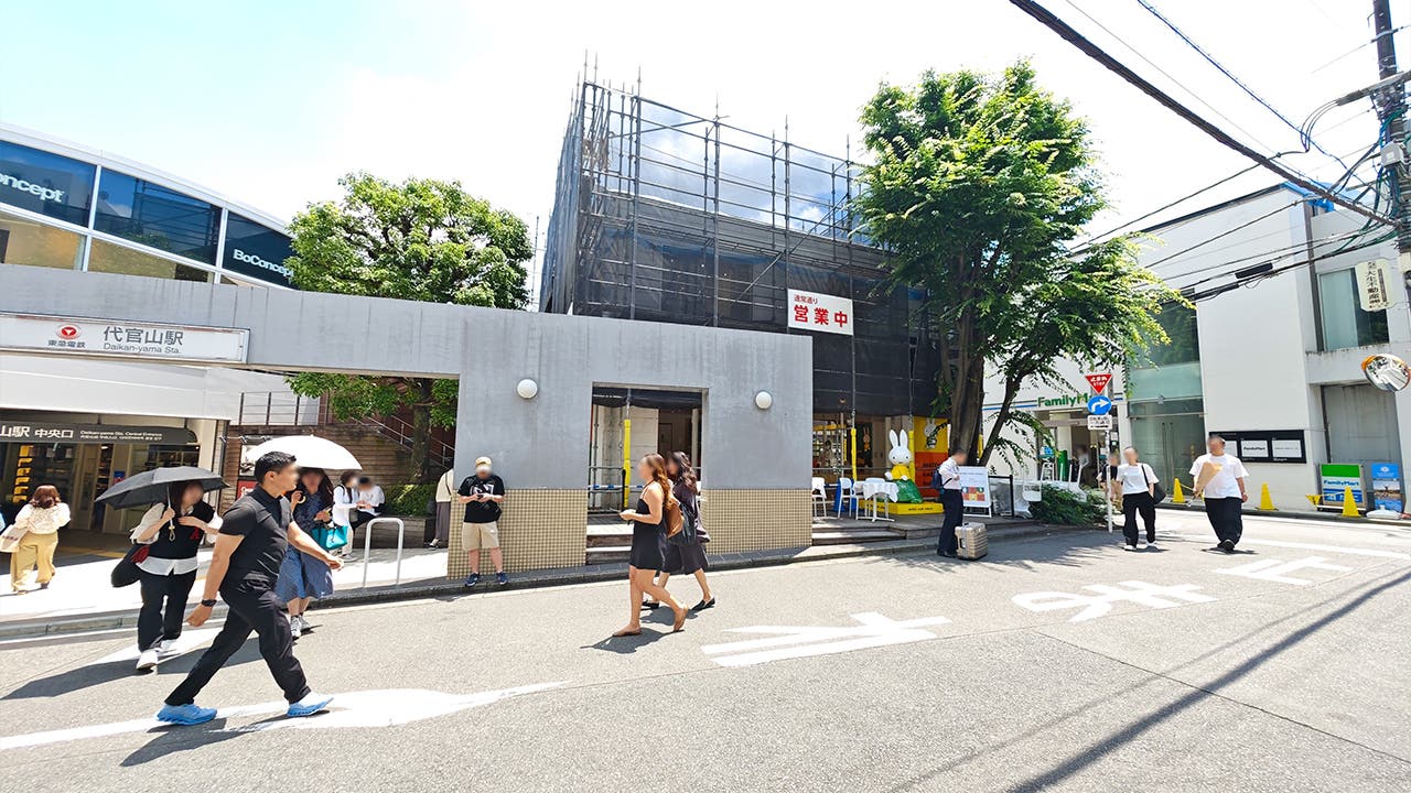 【代官山駅目の前】天井高最大8.6mを誇る120㎡の広々空間に差し込む自然光。展示会・受注会・商用撮影に最適な都会的ギャラリーの写真4