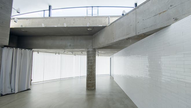 【代官山駅目の前】天井高最大8.6mを誇る120㎡の広々空間に差し込む自然光。展示会・受注会・商用撮影に最適な都会的ギャラリーの写真9