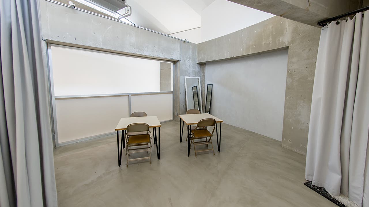 【代官山駅目の前】天井高最大8.6mを誇る120㎡の広々空間に差し込む自然光。展示会・受注会・商用撮影に最適な都会的ギャラリーの写真12