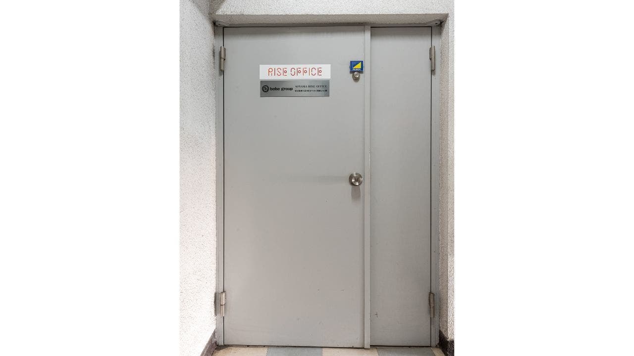 ✨期間限定！特別料金✨外苑前駅から徒歩１分✅当日予約可能！✅駅近＆リーズナブル！✅シンプル会議室✅少人数での打ち合わせの写真5