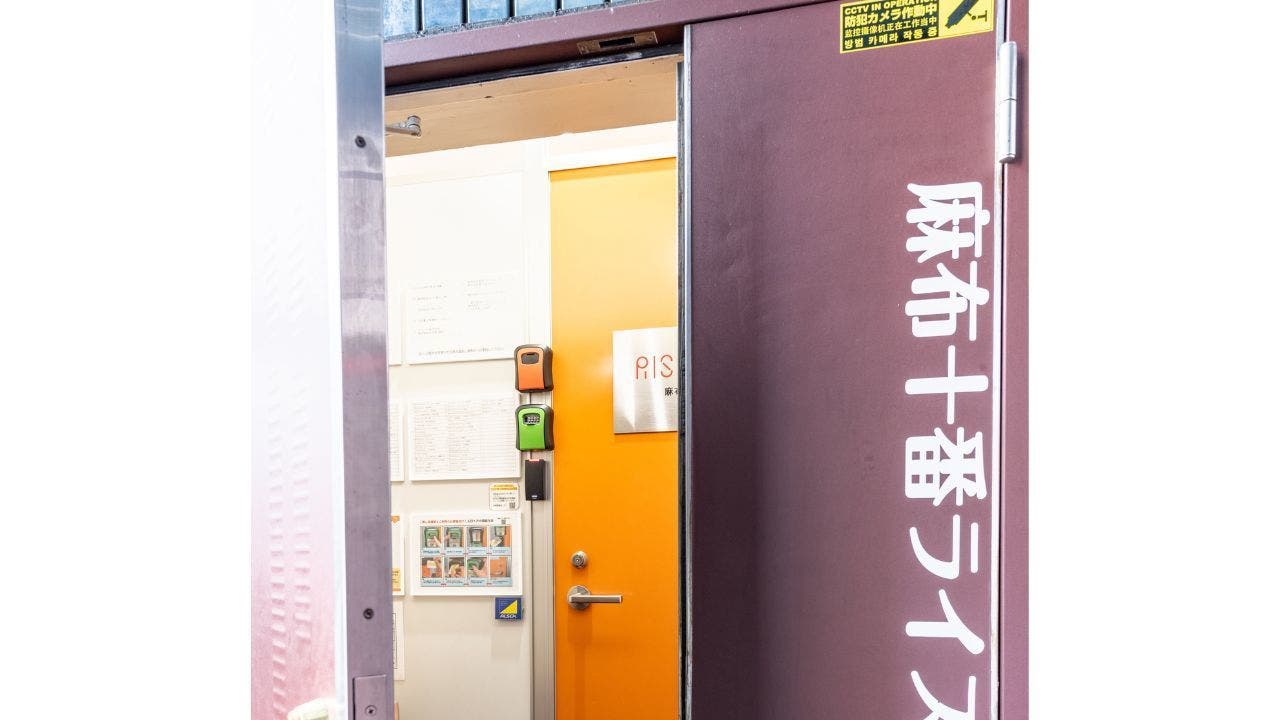 ✅当日予約OK！✅6:00～24:00まで利用可能✅麻布十番駅から徒歩５分！✅シンプルな会議室✅少人数での打ち合わせにピッタリ♪の写真6