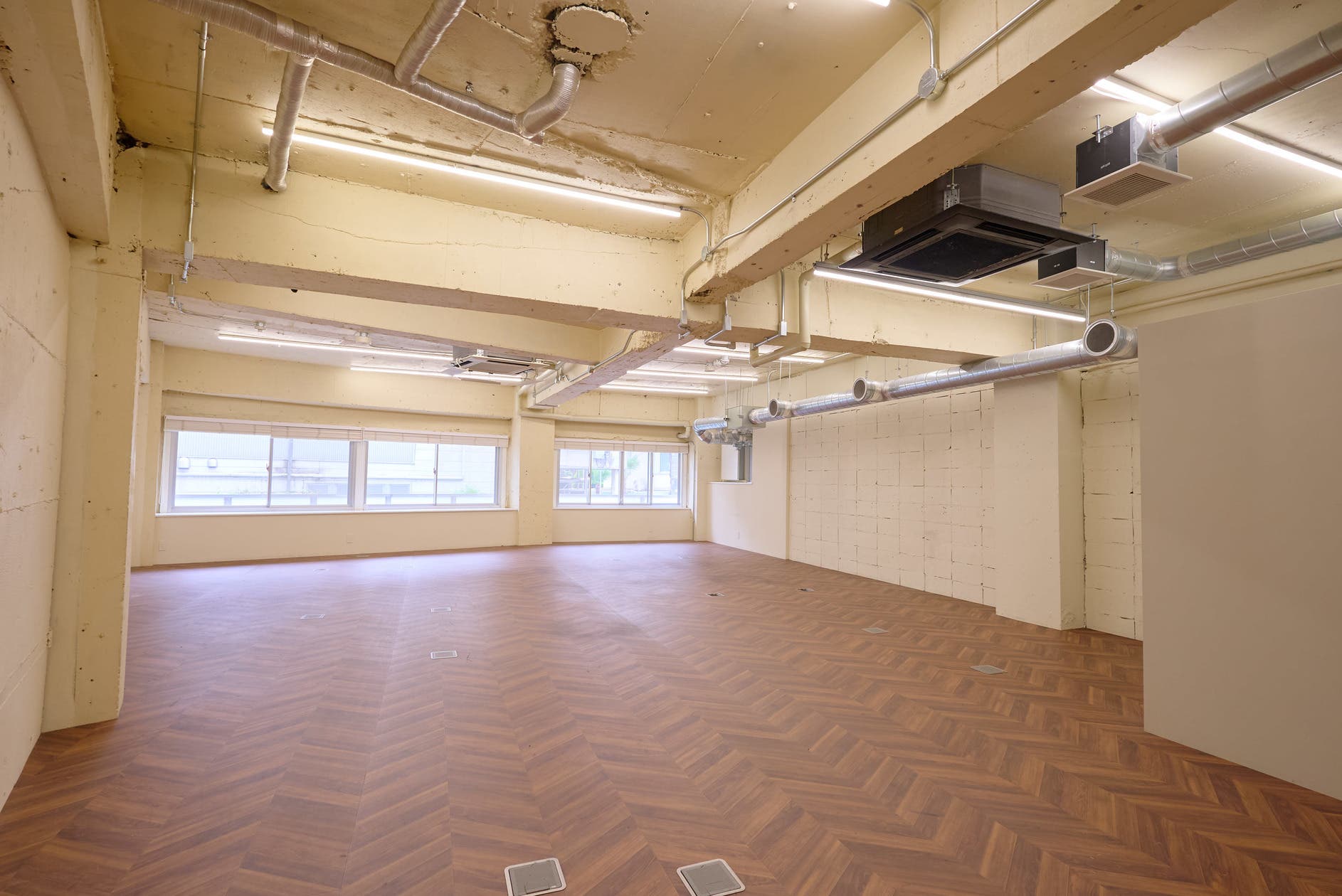 【明治神宮前駅1分】ファッション・アパレルの展示会やポップアップストアに適した、220㎡の大型路面ギャラリースペースの写真6