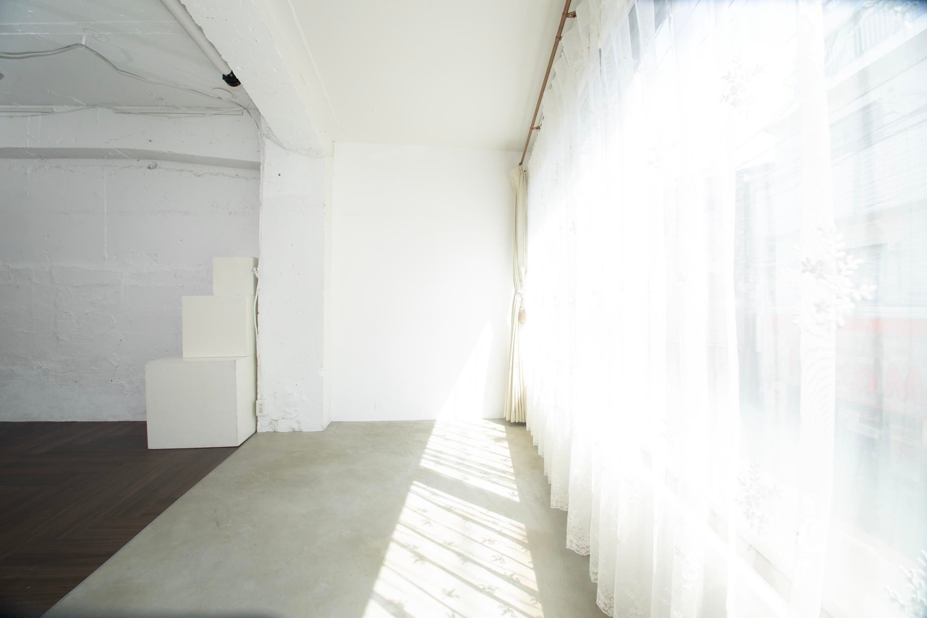 経堂駅近くに商店街に面したレンタルスペースです。撮影・ギャラリー・パーティー・セミナー利用などに！の写真2