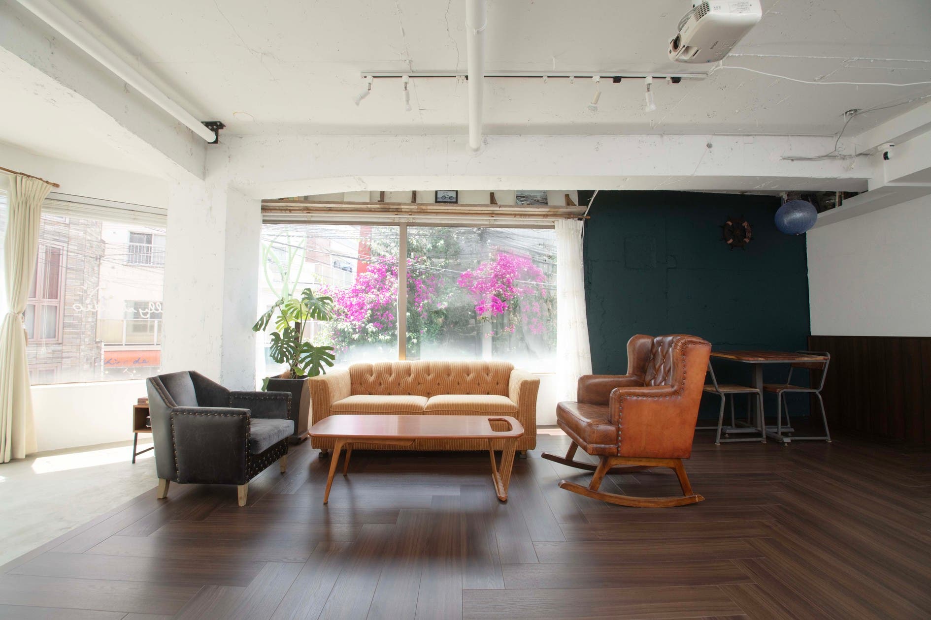 経堂駅近くに商店街に面したレンタルスペースです。撮影・ギャラリー・パーティー・セミナー利用などに！の写真3