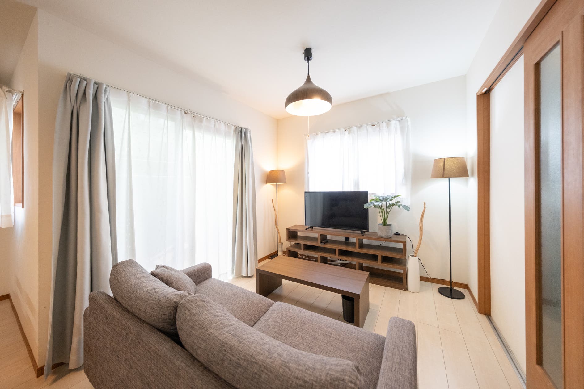 沖縄市の繁華街の裏手です！の写真8