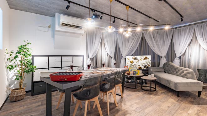 【🎄クリスマス&忘年会🎅】東梅田駅 徒歩3分!⭐️高級ソファで贅沢な時間を…⭐️最高級パーティールームの写真2