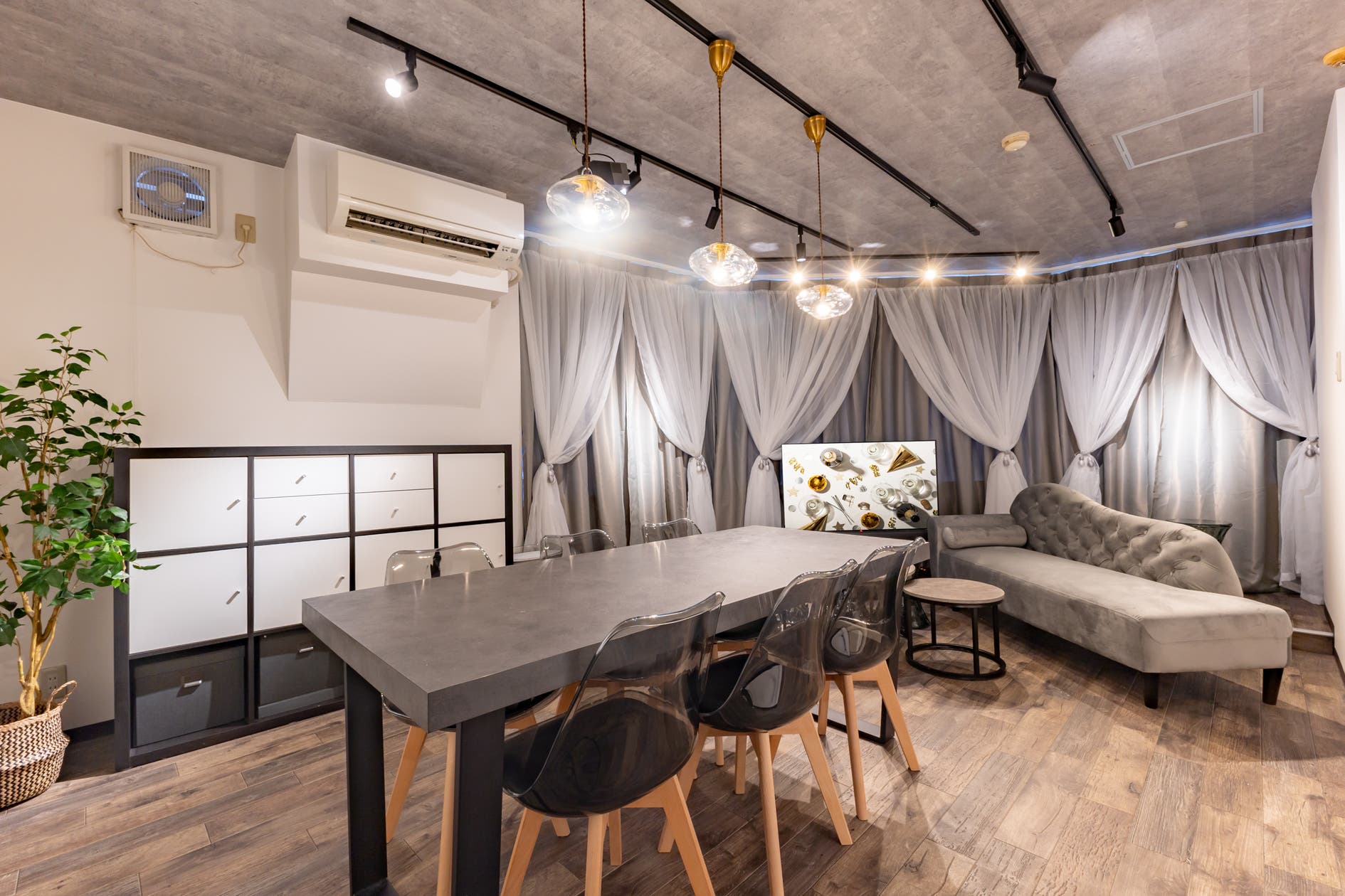 【🎄クリスマス＆忘年会🎅】東梅田駅 徒歩3分！⭐️高級ソファで贅沢な時間を…⭐️最高級パーティールームの写真17