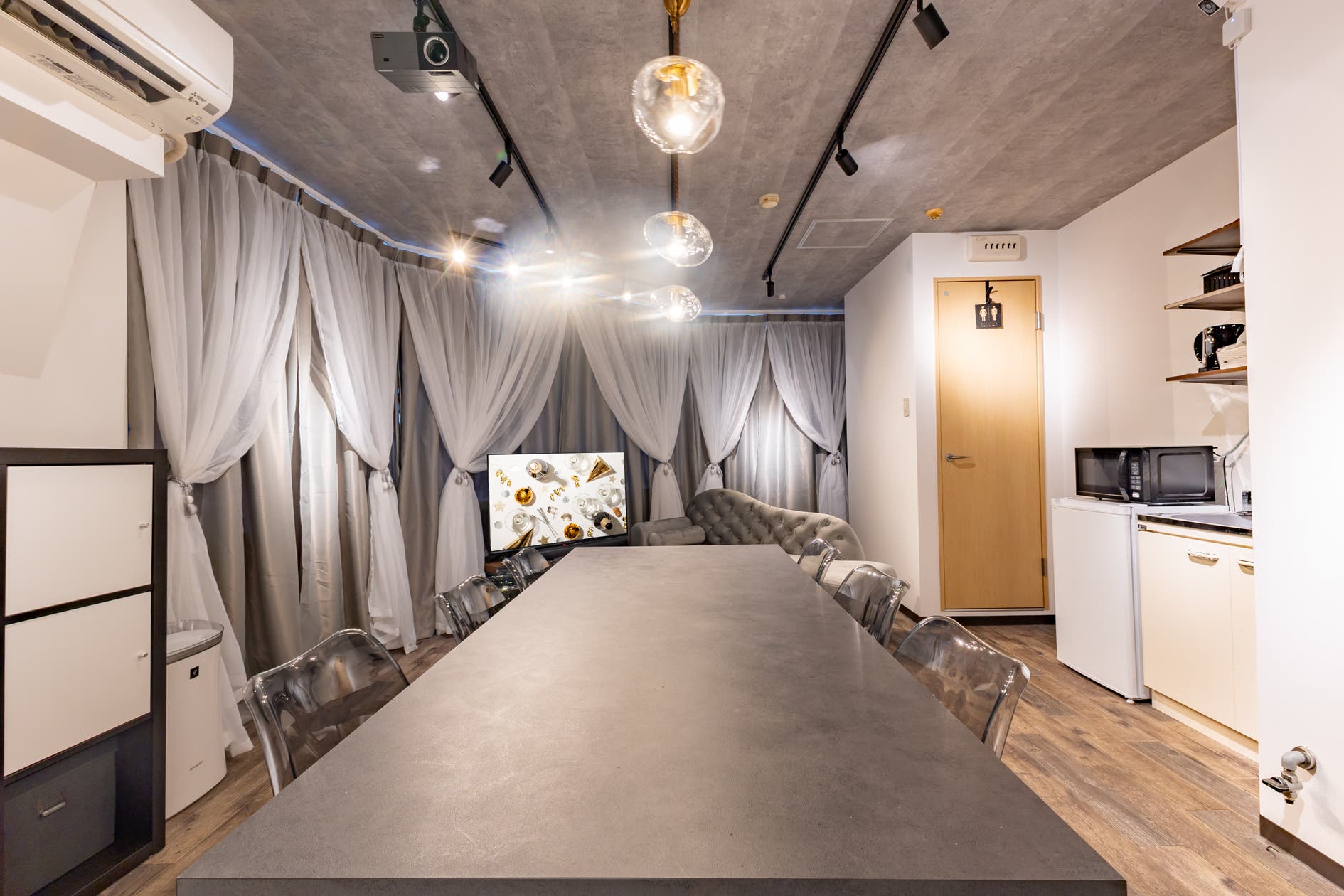 【🎄クリスマス＆忘年会🎅】東梅田駅 徒歩3分！⭐️高級ソファで贅沢な時間を…⭐️最高級パーティールームの写真18