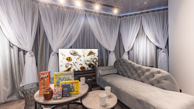 【🎄クリスマス&忘年会🎅】東梅田駅 徒歩3分!⭐️高級ソファで贅沢な時間を…⭐️最高級パーティールームの写真6