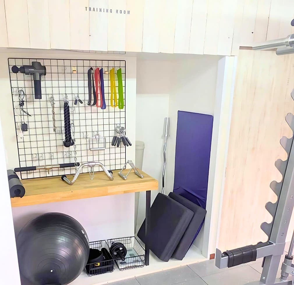 【千歳烏山駅徒歩6分】完全個室、スミスマシン、ケーブル、固定ダンベル1～30㎏、３名様までご利用可能！の写真6