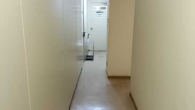 水道橋駅🚶1分🚃神保町駅🚶6分🚃シンプルな会議室 ☕貸し切り6930円~🎲最大15名👌モニター&ホワイトボード充実の写真17