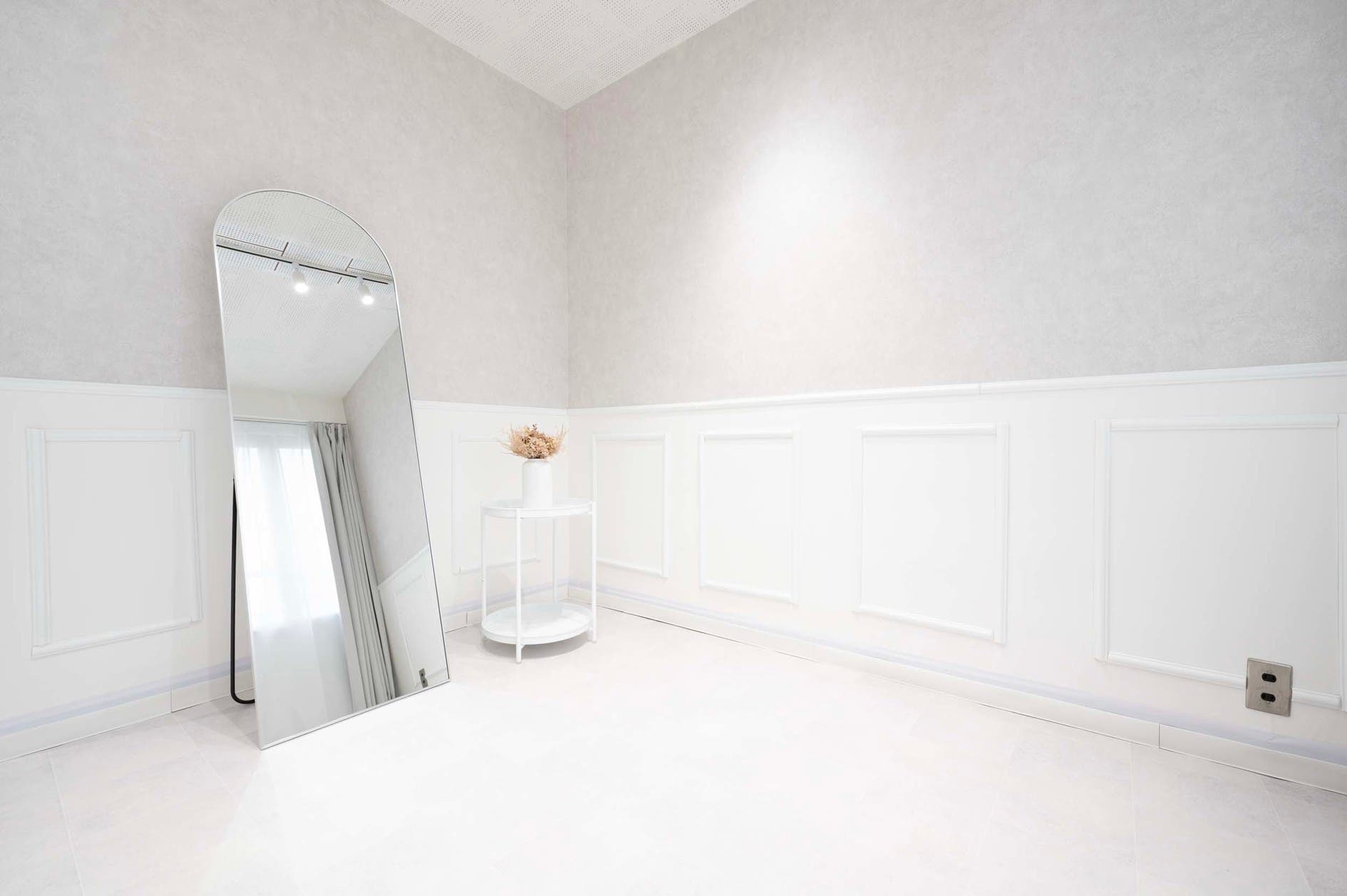 【06✨撮影スタジオ✨撮影機材・小物無料】 神田駅西口3分｜6駅11路線アクセス可🌟モール壁で高級感グッと演出💐ポートレートの写真5