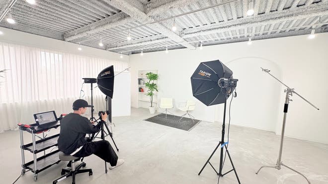 【 NEW OPEN 】撮影機材無料・自然光・コンクリ床・白壁・アーチ・埋込本棚【 アパレル|撮影|POP UP 】大須観音7分の写真5