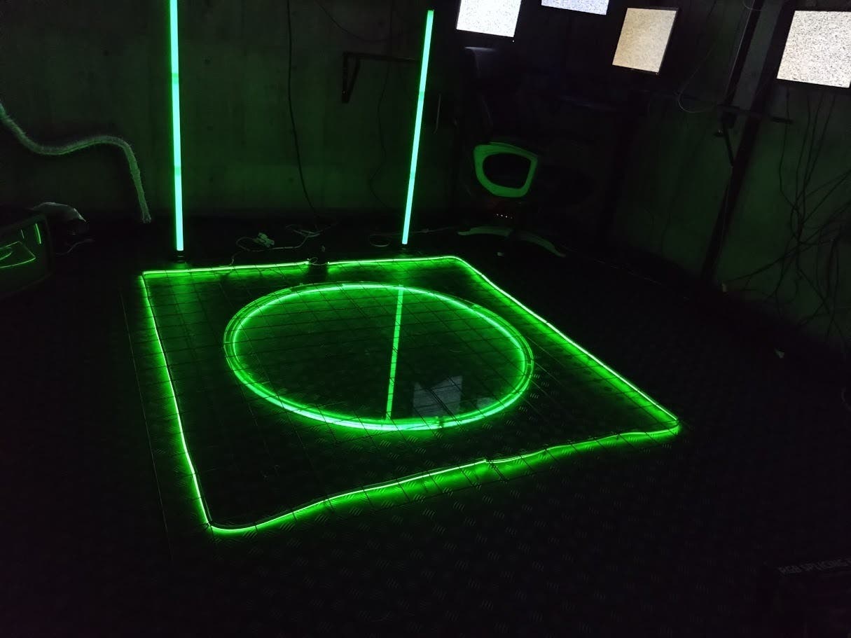 サイバー＆ゲーミング風スタジオ、駅・駐車場直結なので移動も楽々です！の写真3