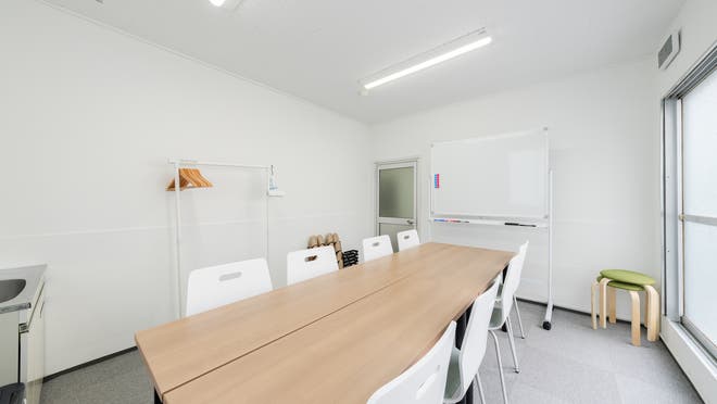 【岩本町駅30秒】光回線高速WiFi、モニター・ホワイトボード完備☆1日1回スタッフ完全清掃の会議室の写真3