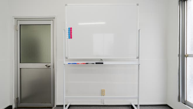 【岩本町駅30秒】光回線高速WiFi、モニター・ホワイトボード完備☆1日1回スタッフ完全清掃の会議室の写真8