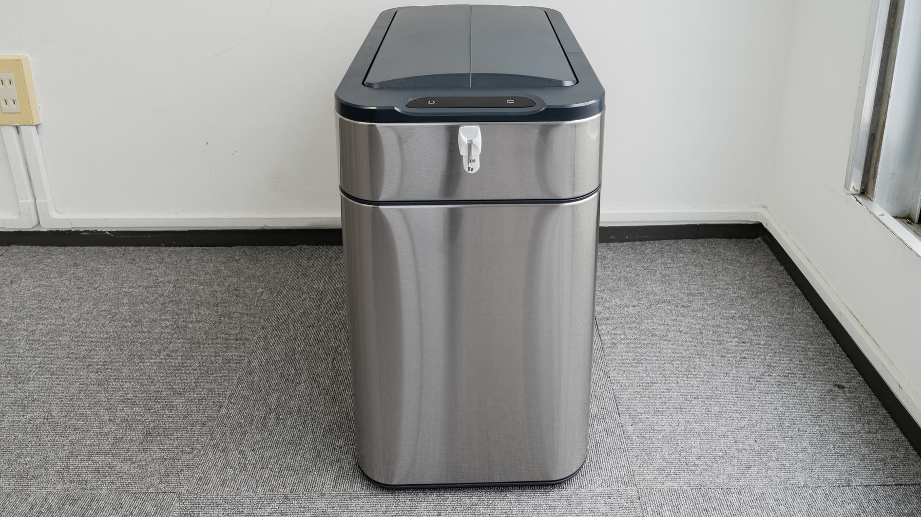 【岩本町駅30秒】光回線高速WiFi、モニター・ホワイトボード完備☆1日1回スタッフ完全清掃の会議室の写真20