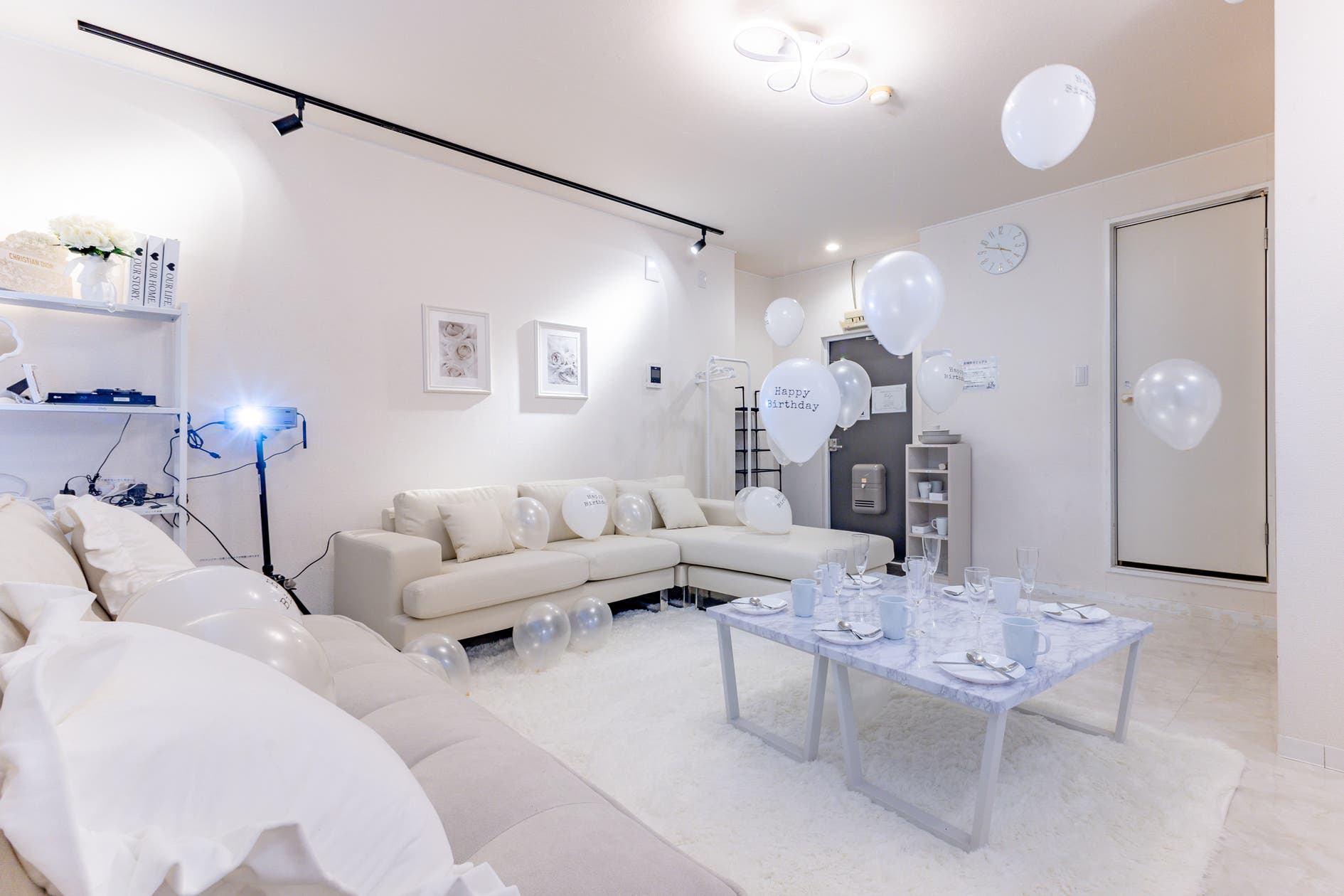 真っ白インテリア🤍クリスマス小物多数🎄✨120㌅大型スクリーン📽️3色変化LED照明✨ゴミ捨て無料！の写真8