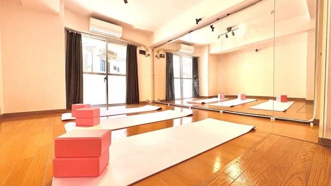 朝ヨガは自然光で、夜ダンスはムード照明で✨一日中使える多目的スタジオの写真7