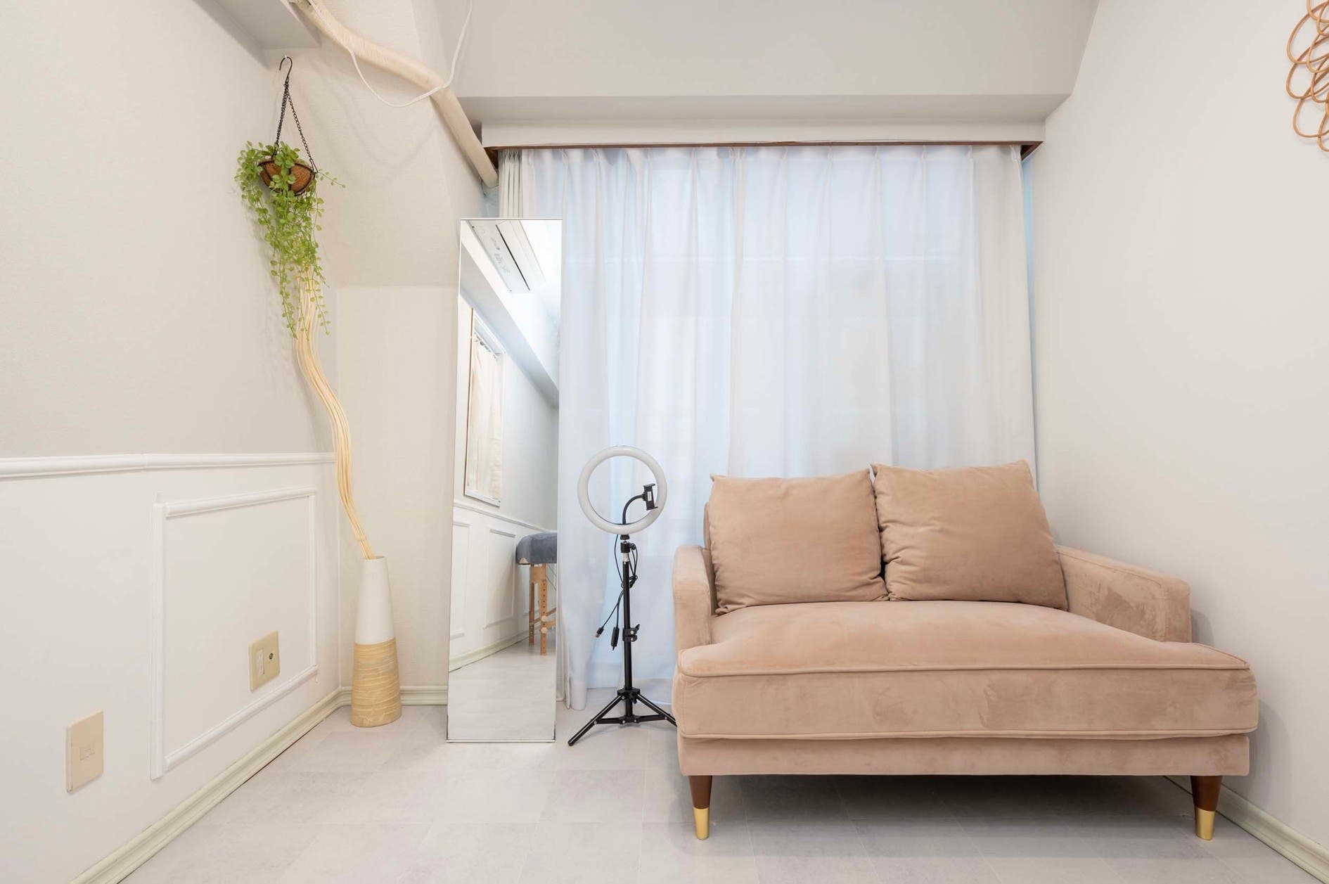 【07💐撮影機材・小物無料｜JR錦糸町駅4分】自然光有り撮影スタジオ✨モール壁で高級感グッと演出/ ポートレート最適✨ ２0m²の写真6