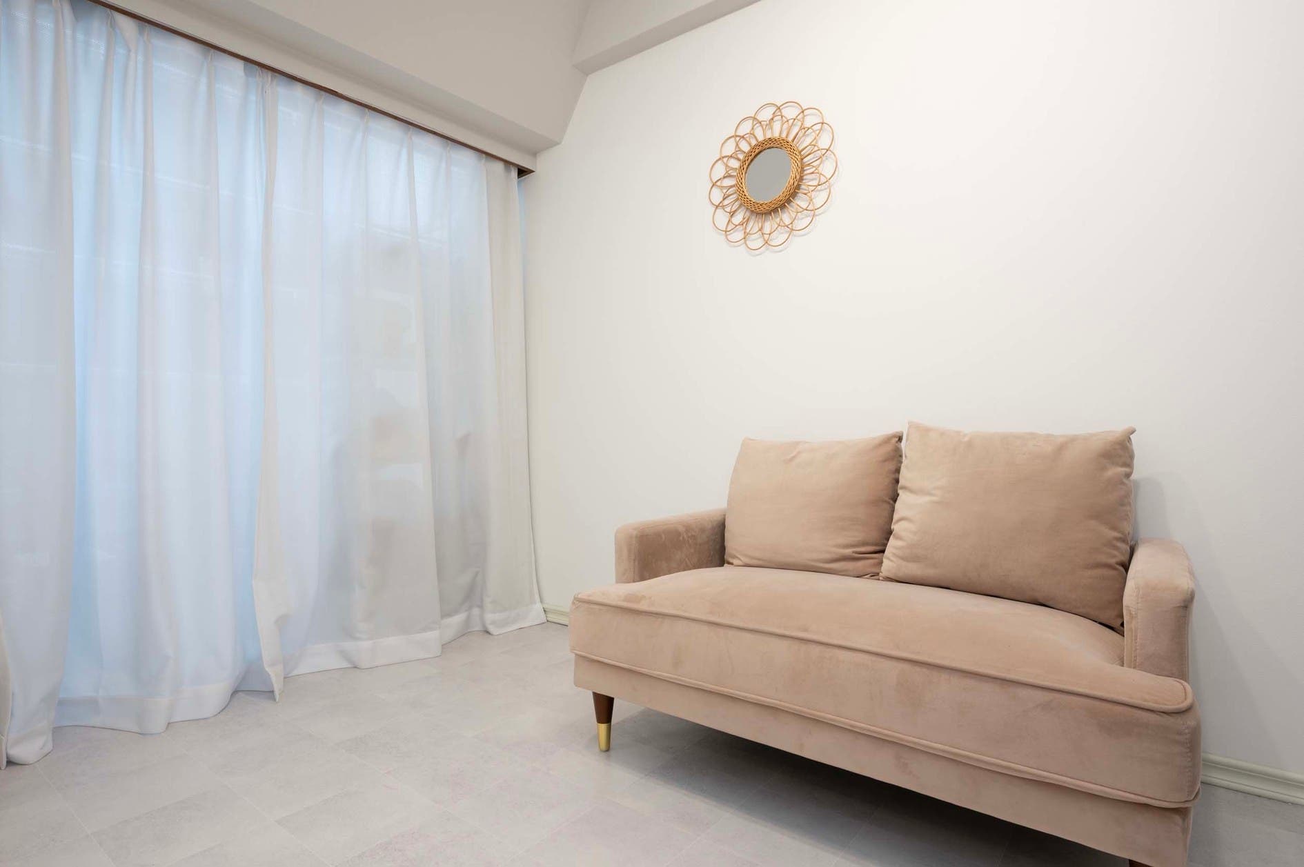 【07💐撮影機材・小物無料｜JR錦糸町駅4分】自然光有り撮影スタジオ✨モール壁で高級感グッと演出/ ポートレート最適✨ ２0m²の写真2