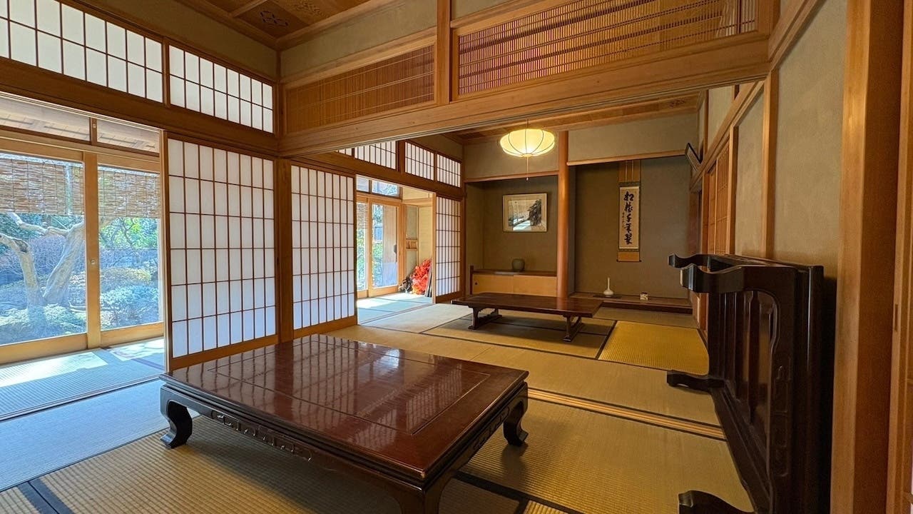 実家や旅館などのシーン撮影に　風情ある古民家の写真1