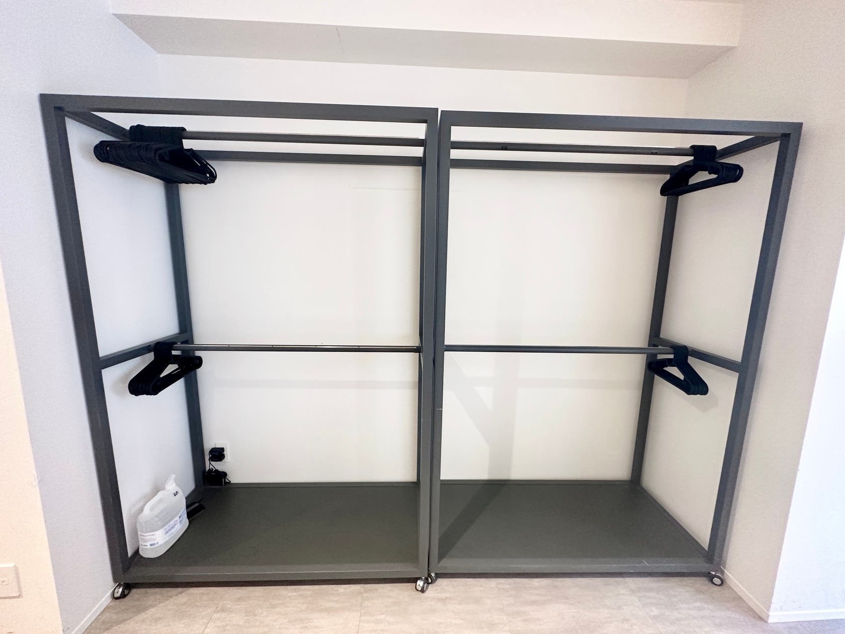 ＜2階 FUJI＞新宿三丁目駅徒歩2分🚃最大100名収容の会議室🪑光回線Wi-Fi📶プロジェクター🎥会議/セミナー/研修の写真16