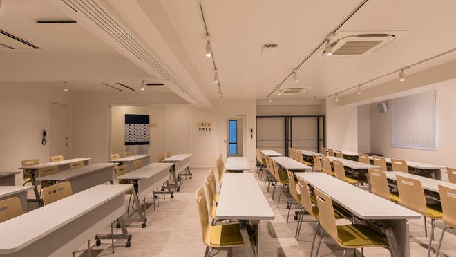 <2階 FUJI>新宿三丁目駅徒歩2分🚃最大100名収容の会議室🪑光回線Wi-Fi📶プロジェクター🎥会議/セミナー/研修の写真6