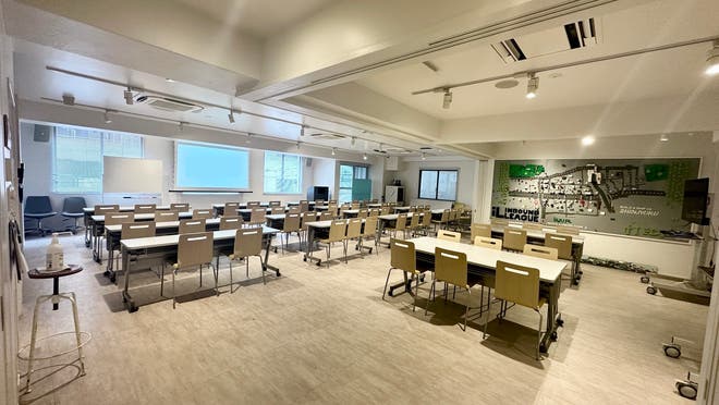 <2階 FUJI>新宿三丁目駅徒歩2分🚃最大100名収容の会議室🪑光回線Wi-Fi📶プロジェクター🎥会議/セミナー/研修の写真10