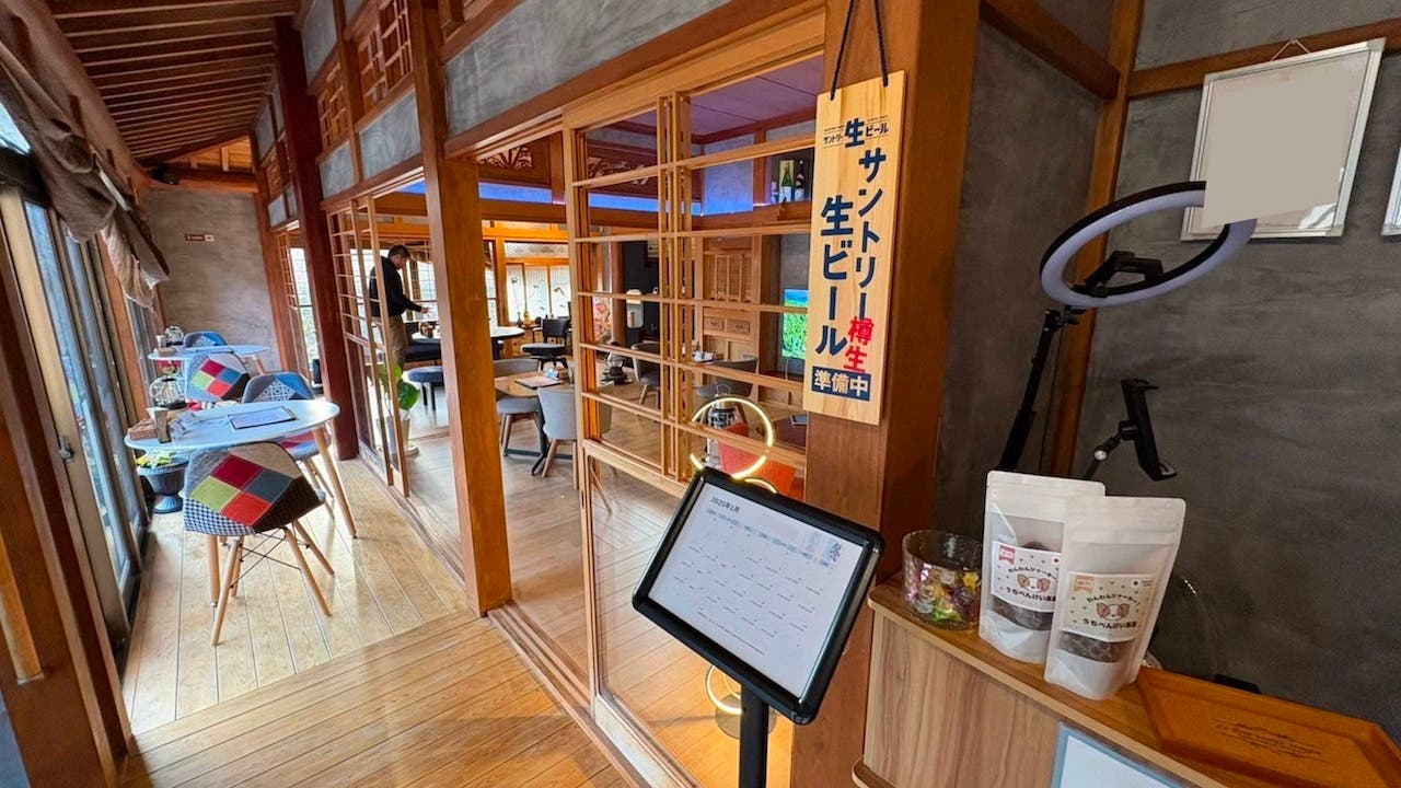 古民家リノベーションカフェの写真16