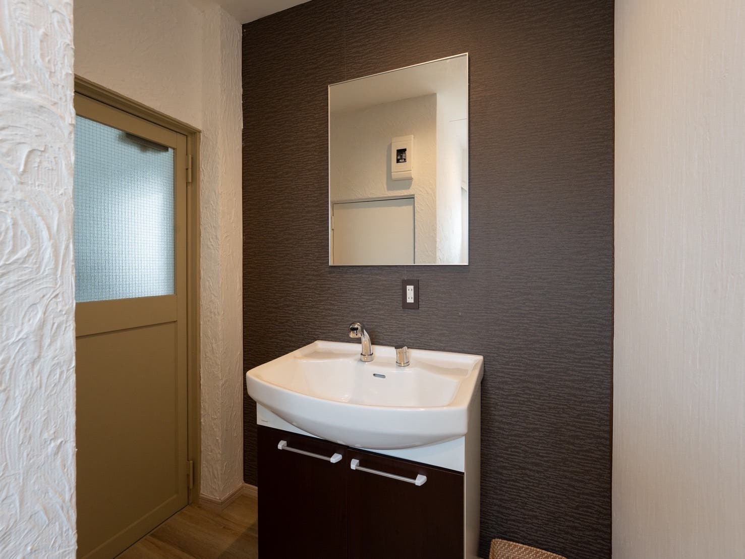 【 NEW OPEN 】撮影機材無料・自然光・コンクリ床・白壁・アーチ・埋込本棚【 アパレル｜撮影｜POP UP 】大須観音7分の写真29