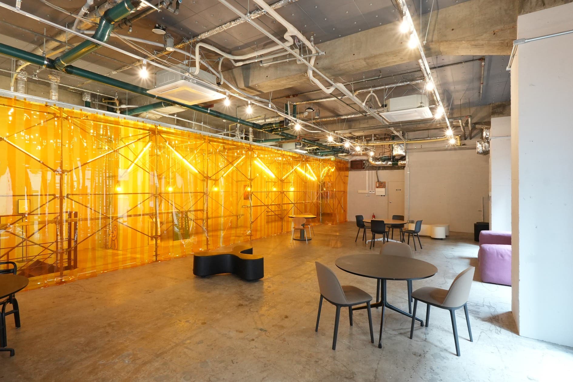 【新宿駅まで徒歩3分！】 展示・POPUP・DJイベント対応｜都市のカルチャーが交差する多機能レンタルスペースの写真2