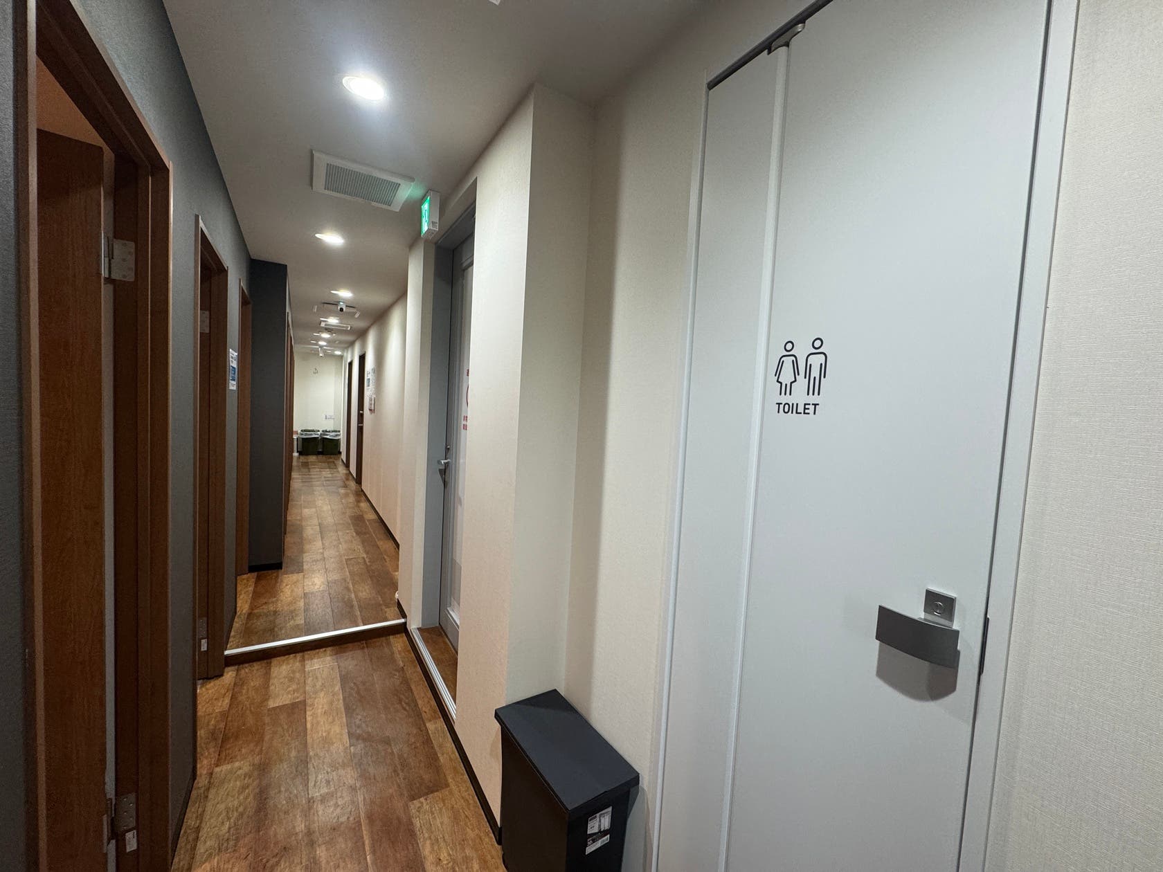 【武蔵小山駅から徒歩2分】モニター・フリードリンク付き1名個室（ブース9）※予約時間前は入室不可の写真7