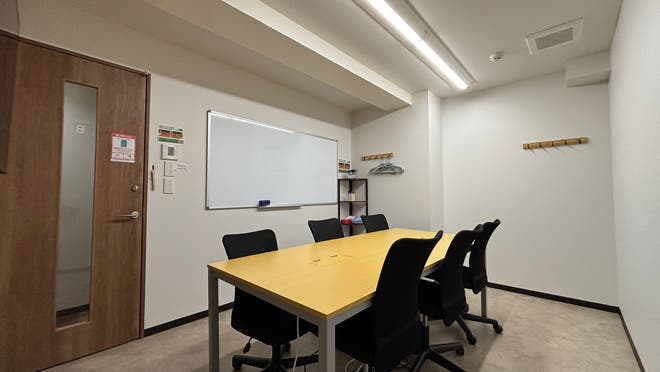 【¥1,441/1時間!中野駅から徒歩1分】モニター・フリードリンク付き6名会議室(RoomB)※予約時間前は入室不可の写真3
