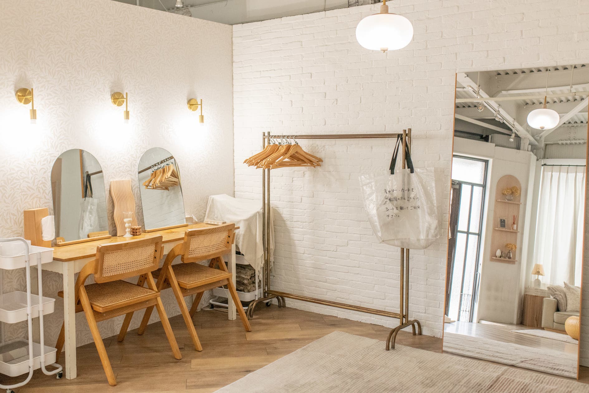 アンティーク｜機材無料｜漆喰壁｜インテリアが自慢｜1～3F、RFの豊富な撮影シーン｜屋上庭園撮影｜二駅利用可駅徒歩5分の写真4