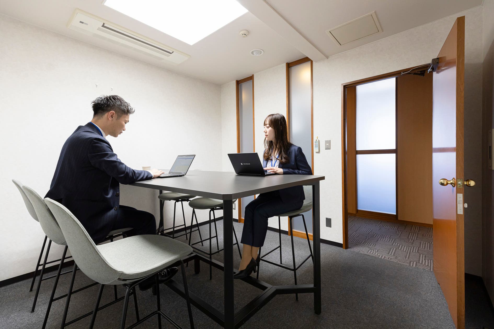 【空港直結：長崎空港3F】会議室・レンタルスペース | 高速WiFi／会議利用のみの写真1